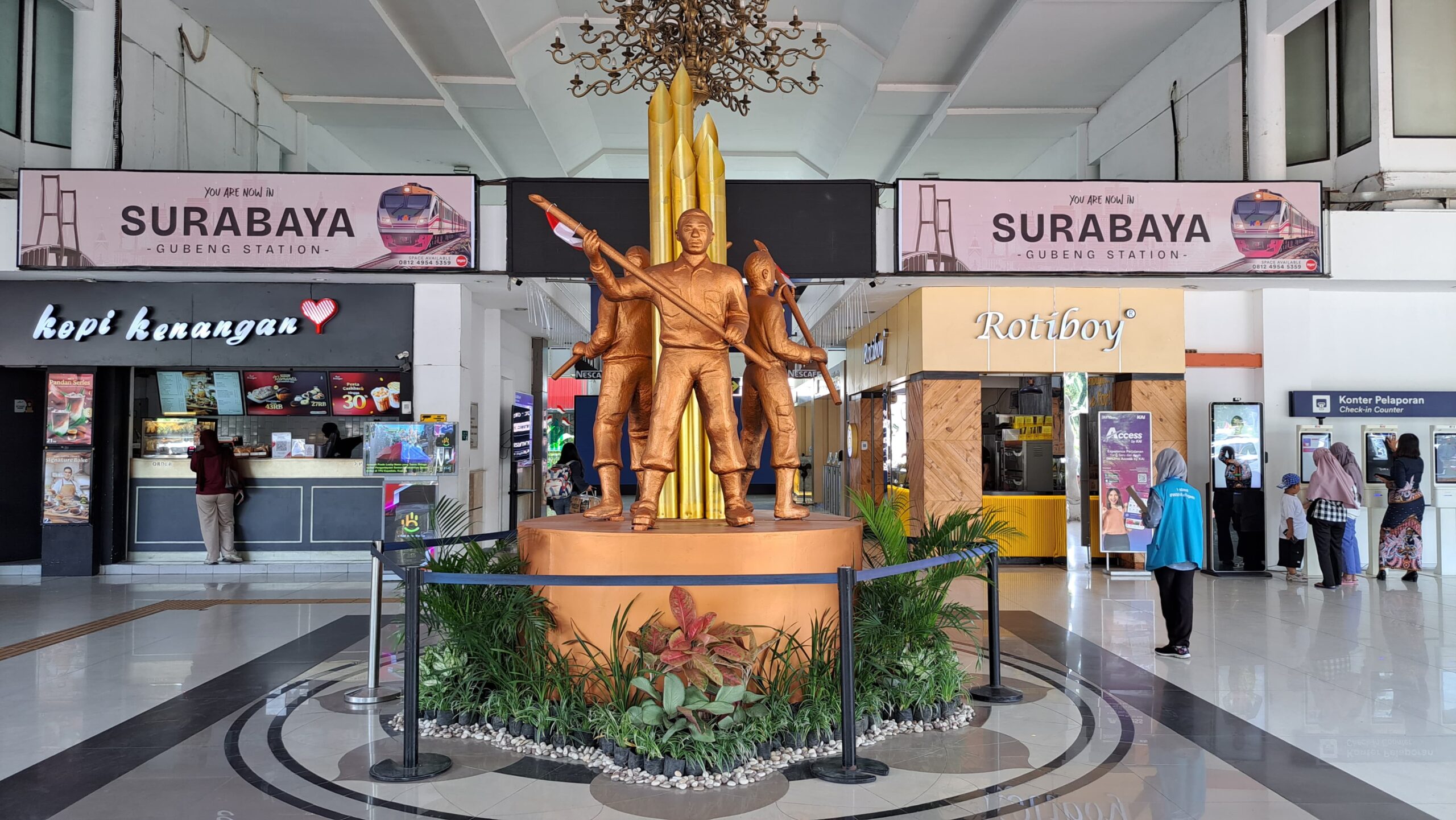 Rayakan Kemerdekaan Ke-80 RI, KAI Daop 8 Surabaya Berikan Diskon 20% dan Hadirkan Nuansa Tematik ...